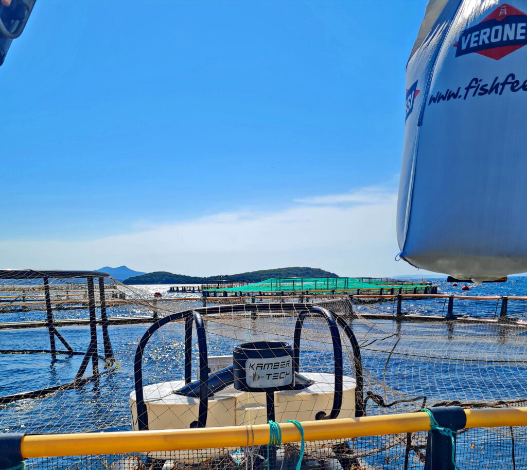 Floating platforms for MariFeeder